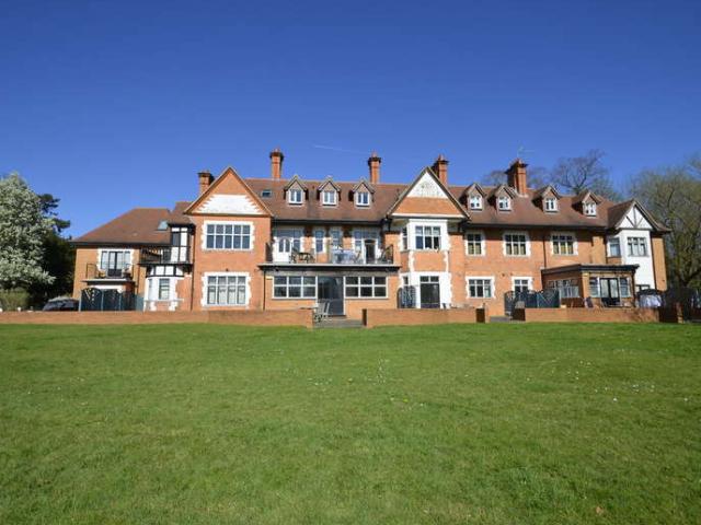2 Bedroom Ground Flat