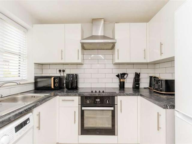 2 Bedroom Ground Flat