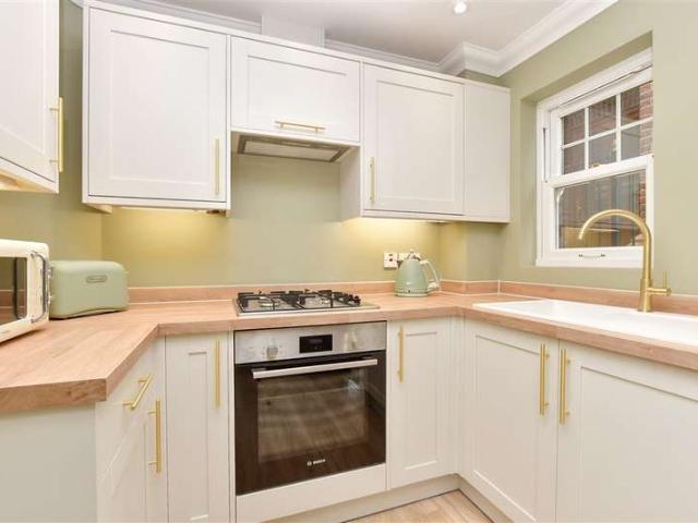 2 Bedroom Ground Flat