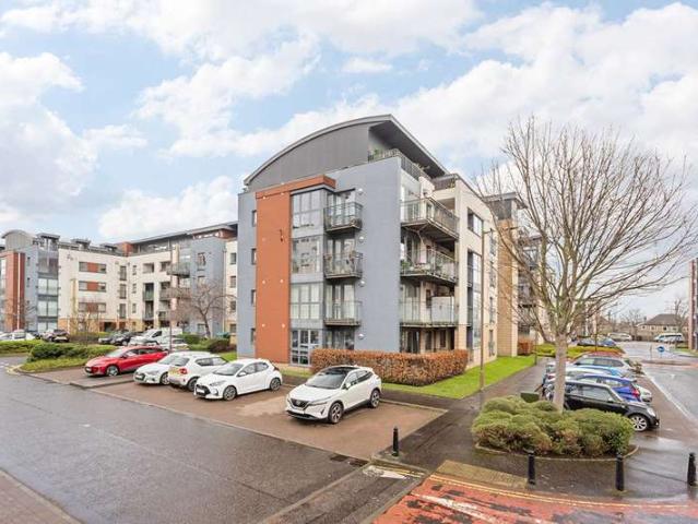 2 Bedroom Ground Flat