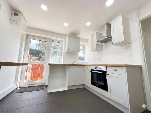 2 Bedroom Ground Flat
