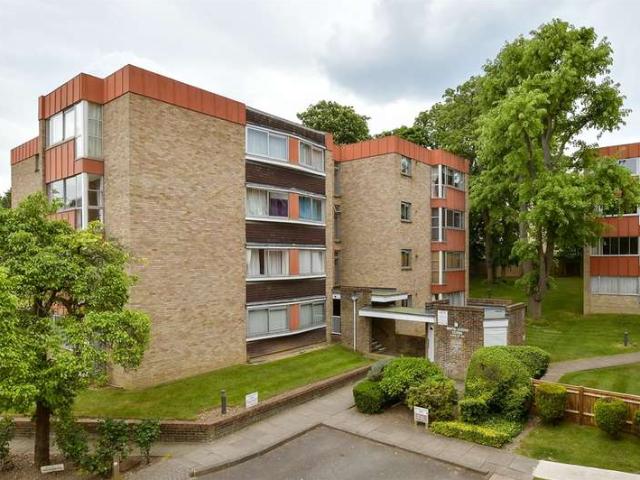 2 Bedroom Ground Flat