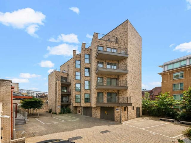 2 Bedroom Ground Flat