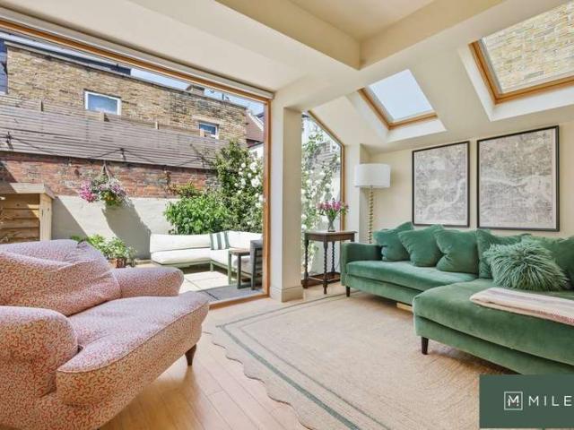 2 Bedroom Ground Flat