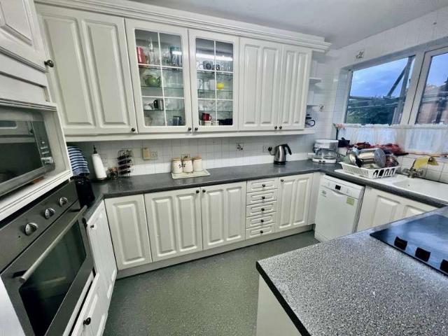 2 Bedroom Ground Flat