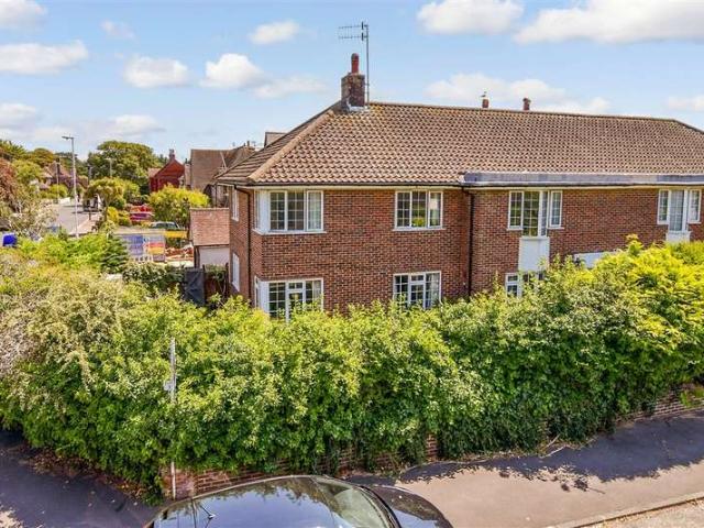2 Bedroom Ground Flat