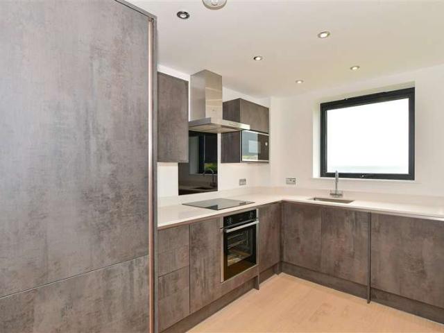 2 Bedroom Ground Flat
