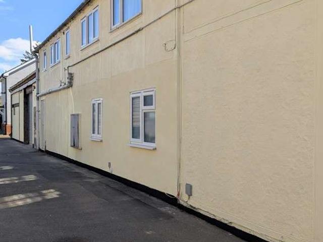 2 Bedroom Ground Flat