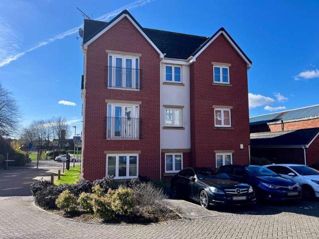 2 Bedroom Ground Flat