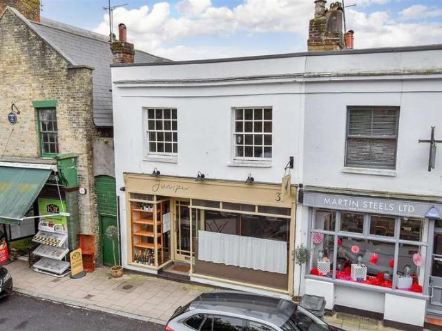 2 Bedroom Ground Flat