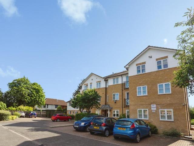 2 bedroom ground flat for sale