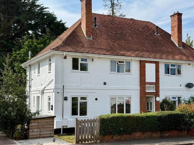 2 bedroom ground flat for sale