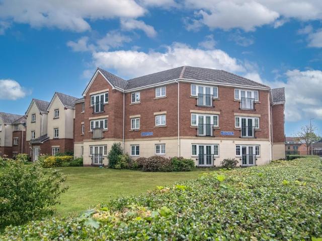 2 bedroom ground flat for sale
