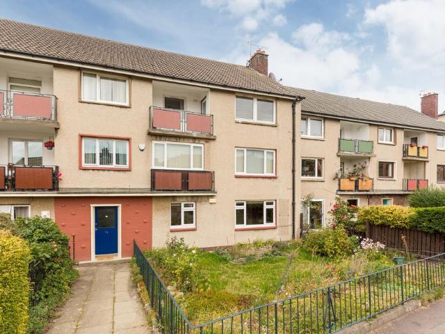 2 bedroom ground flat for sale