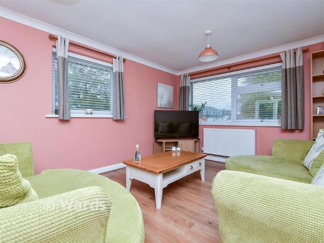 2 bedroom ground flat for sale