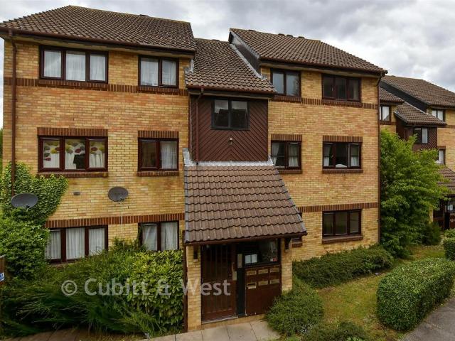 2 bedroom ground flat for sale