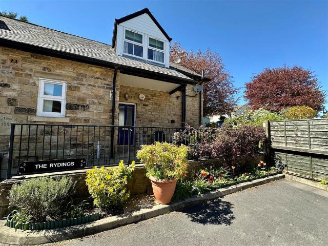 2 bedroom ground flat for sale