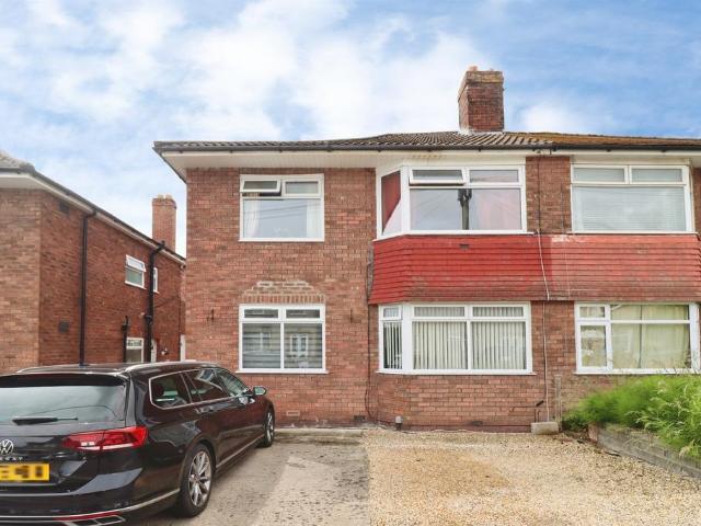 2 bedroom ground flat for sale