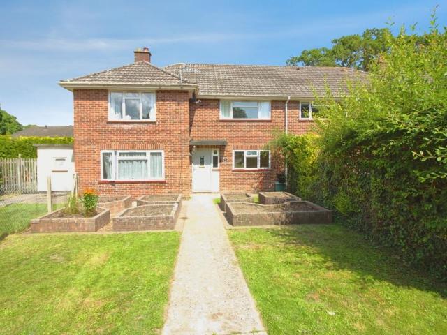 2 bedroom ground flat for sale