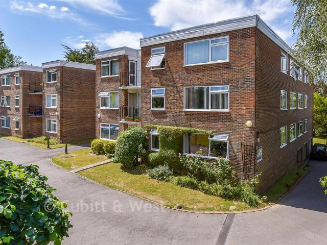 2 bedroom ground flat for sale