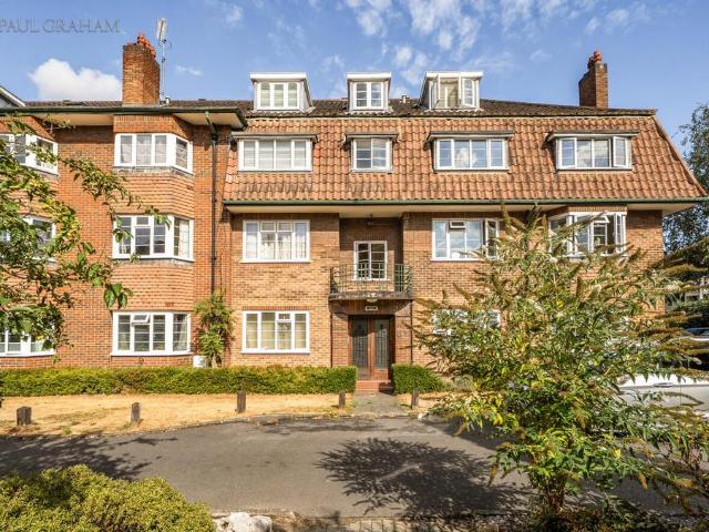 2 bedroom ground flat for sale