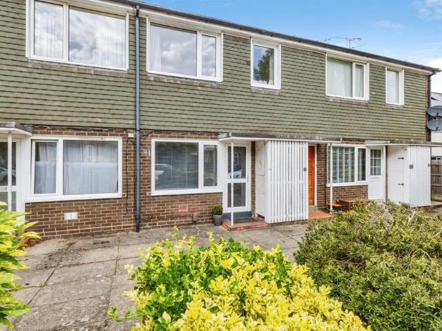 2 bedroom ground flat for sale
