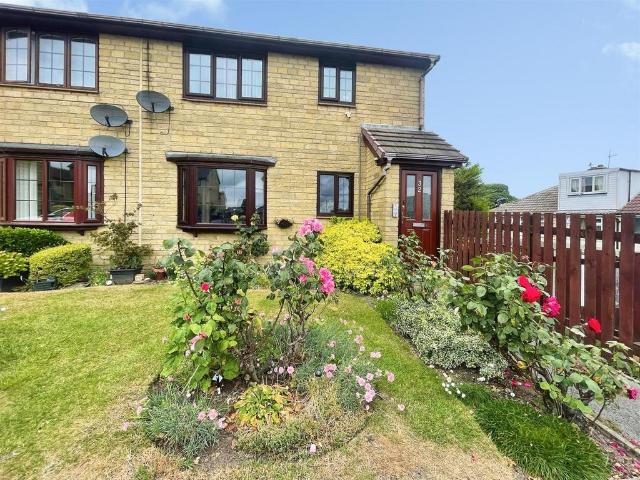 2 bedroom ground flat for sale