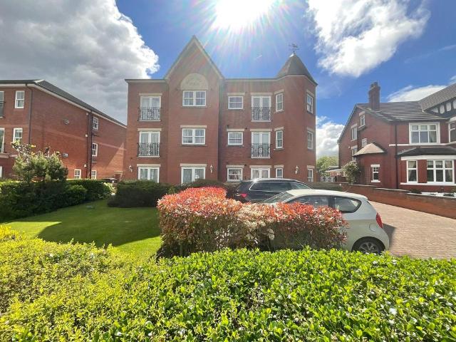 2 bedroom ground flat for sale