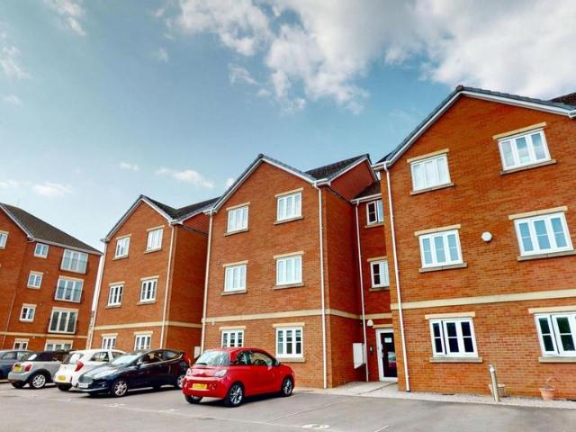2 bedroom ground flat for sale