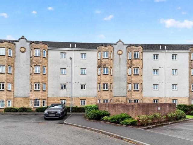 2 bedroom ground flat for sale