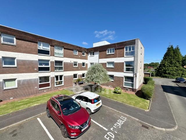 2 bedroom ground flat for sale
