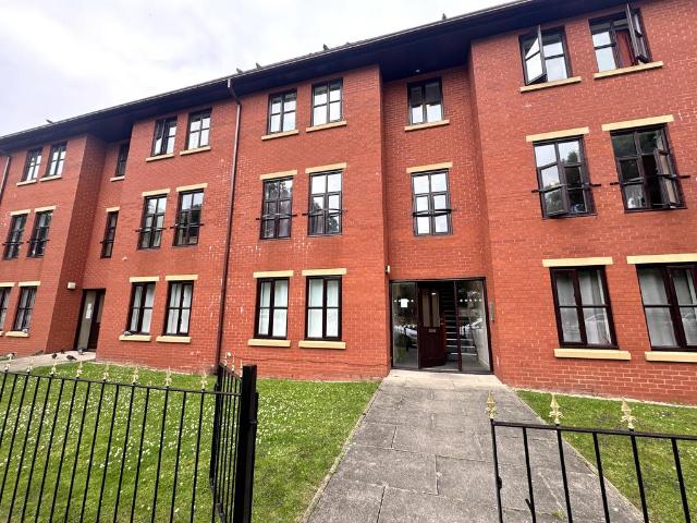 2 bedroom ground flat for sale