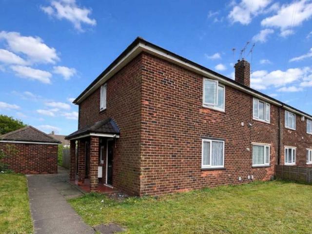 2 bedroom ground flat for sale