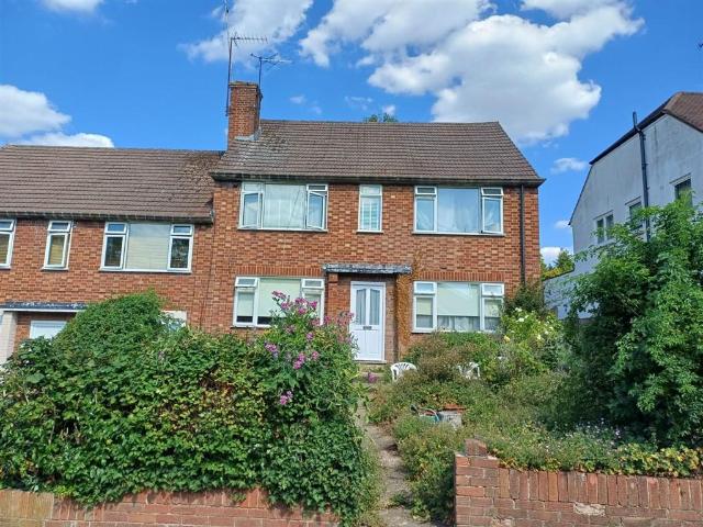 2 bedroom ground flat for sale