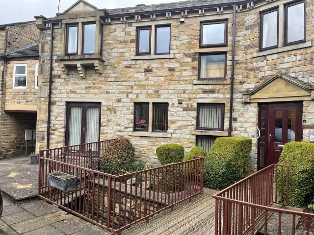 2 bedroom ground flat for sale