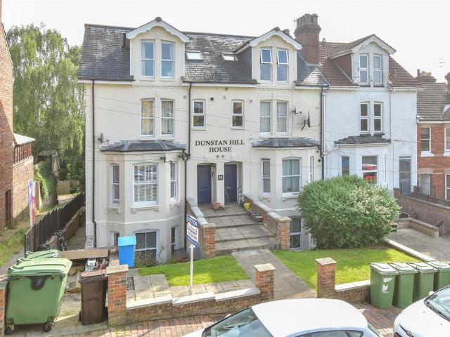 2 bedroom ground flat for sale
