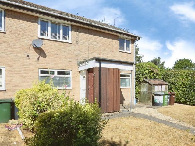 2 bedroom ground flat for sale