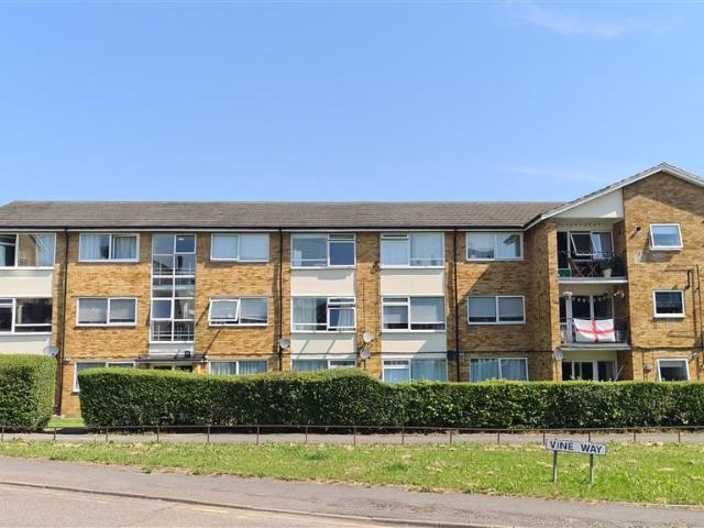 2 bedroom ground flat for sale