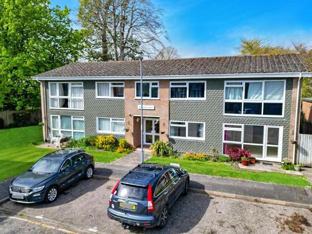 2 bedroom ground flat for sale
