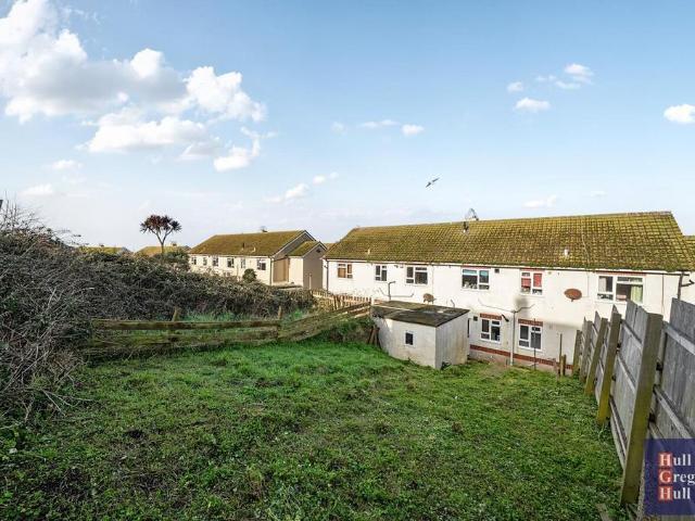 2 bedroom ground flat for sale