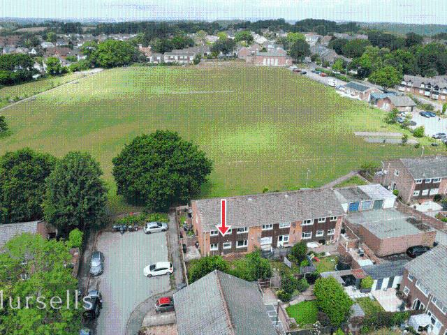 2 bedroom ground flat for sale