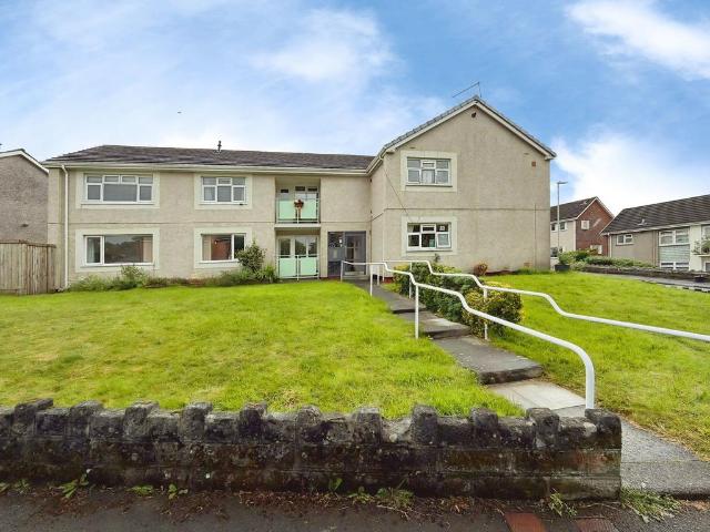 2 bedroom ground flat for sale