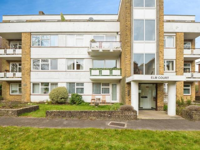 2 bedroom ground flat for sale