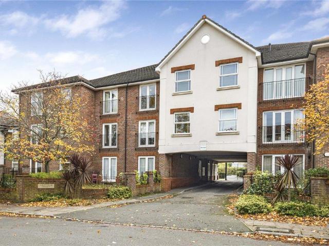 2 bedroom ground flat for sale