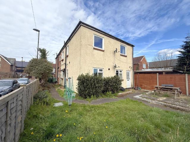 2 bedroom ground flat for sale