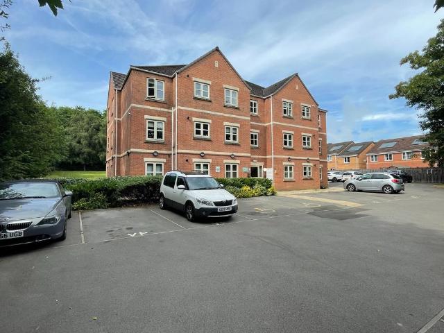 2 bedroom ground flat for sale