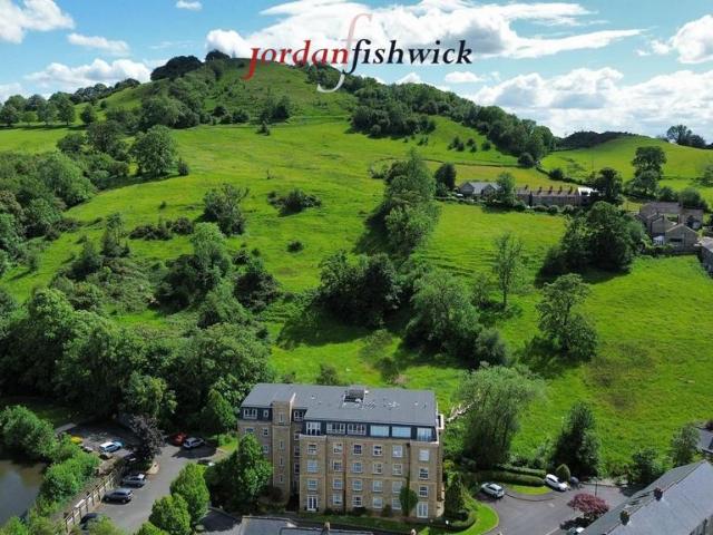 2 bedroom ground flat for sale