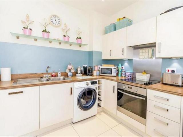 2 bedroom ground flat for sale