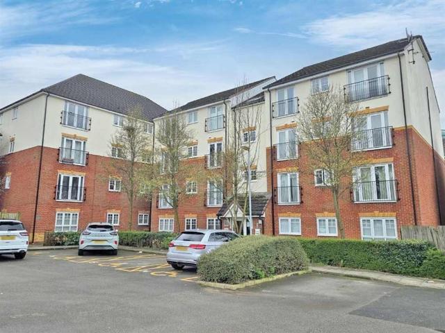 2 bedroom ground flat for sale