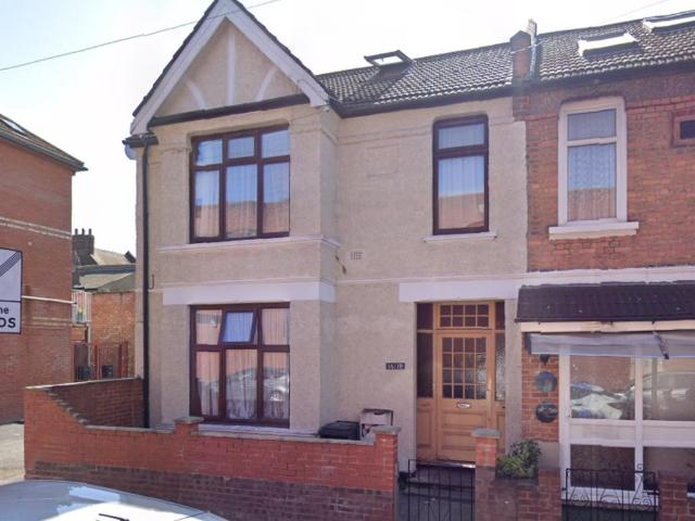 2 bedroom ground flat for sale